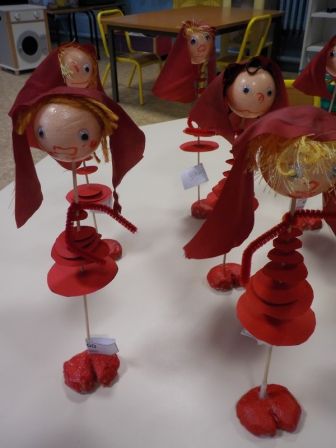 LES PETITS CHAPERONS ROUGES DE L'ECOLE - Ecole maternelle de DUN LE POELIER