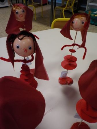 LES PETITS CHAPERONS ROUGES DE L'ECOLE - Ecole maternelle de DUN LE POELIER